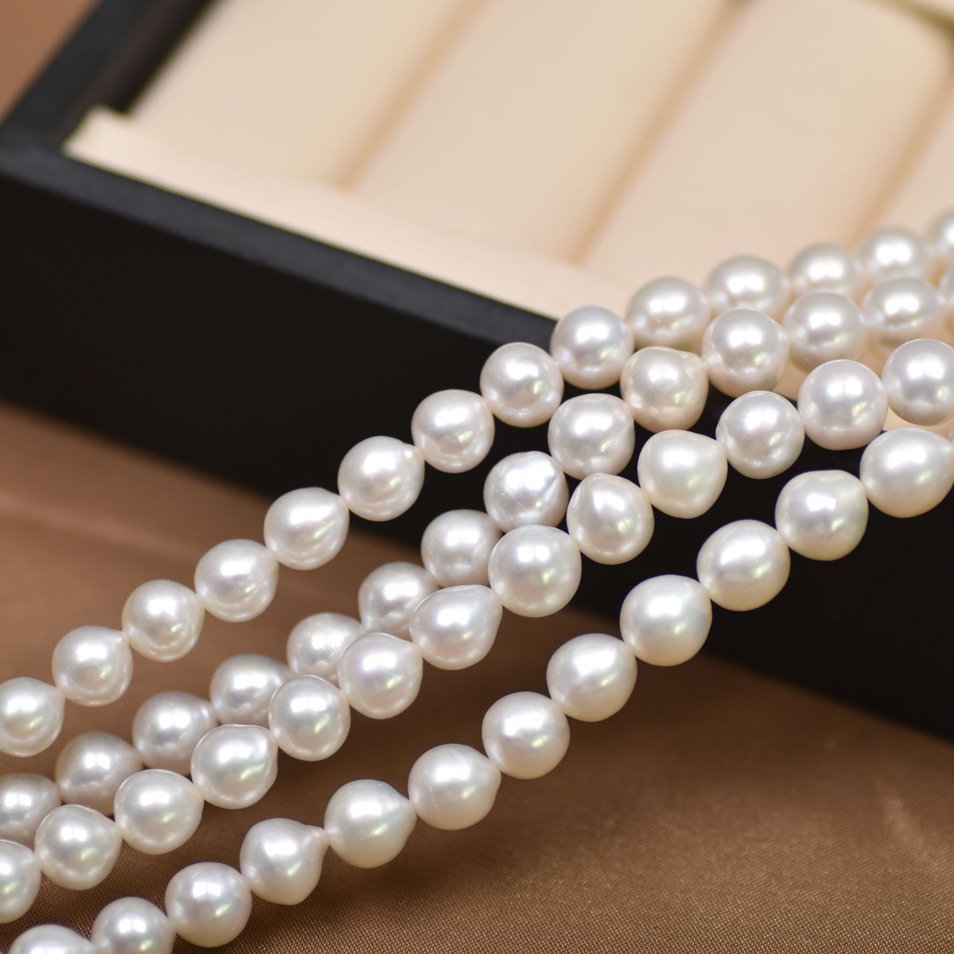 Teardrop Edison Freshwater Natural Pearls