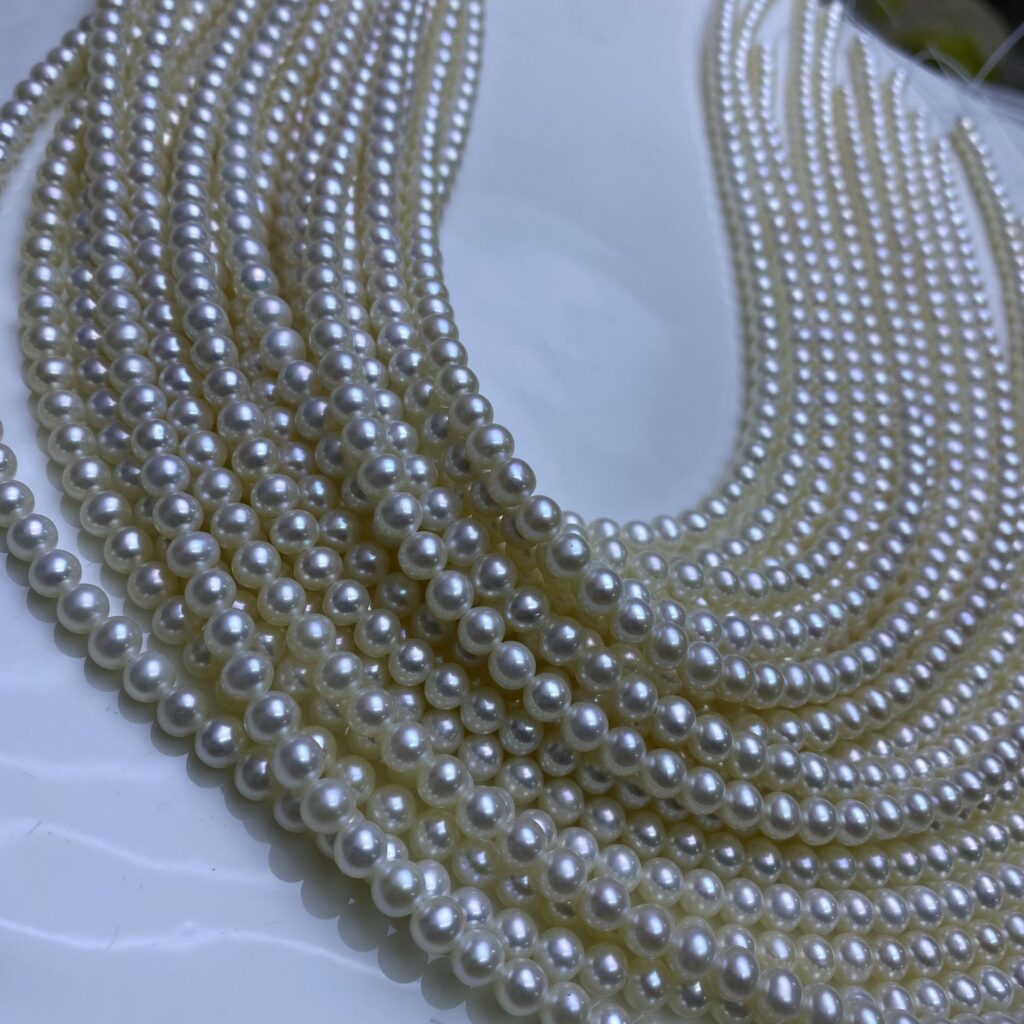 5-6mm Natural White Round Non Nucleated Freshwater Pearls